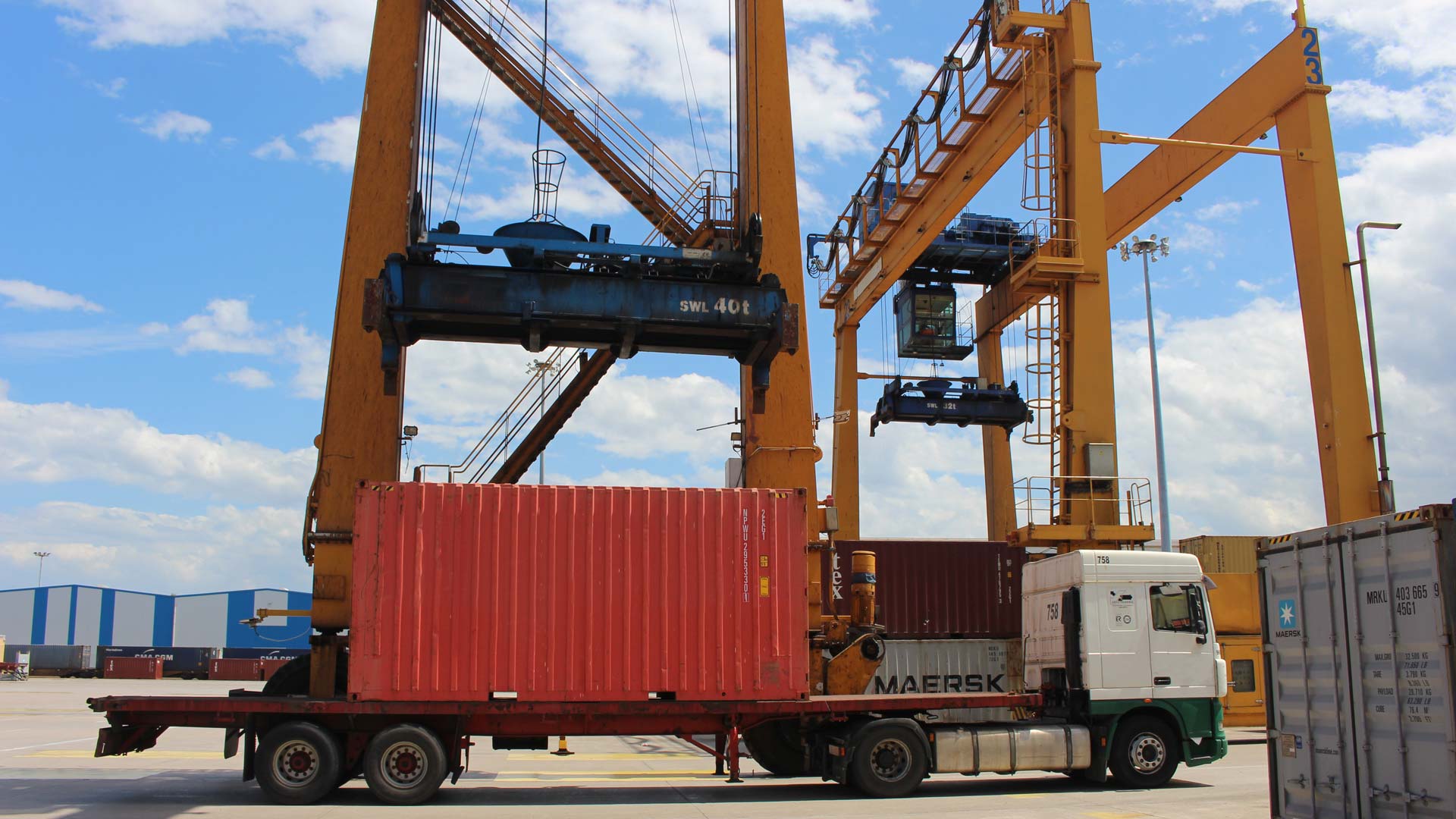 yard-suite_yard-crane-tla_02-1.jpg